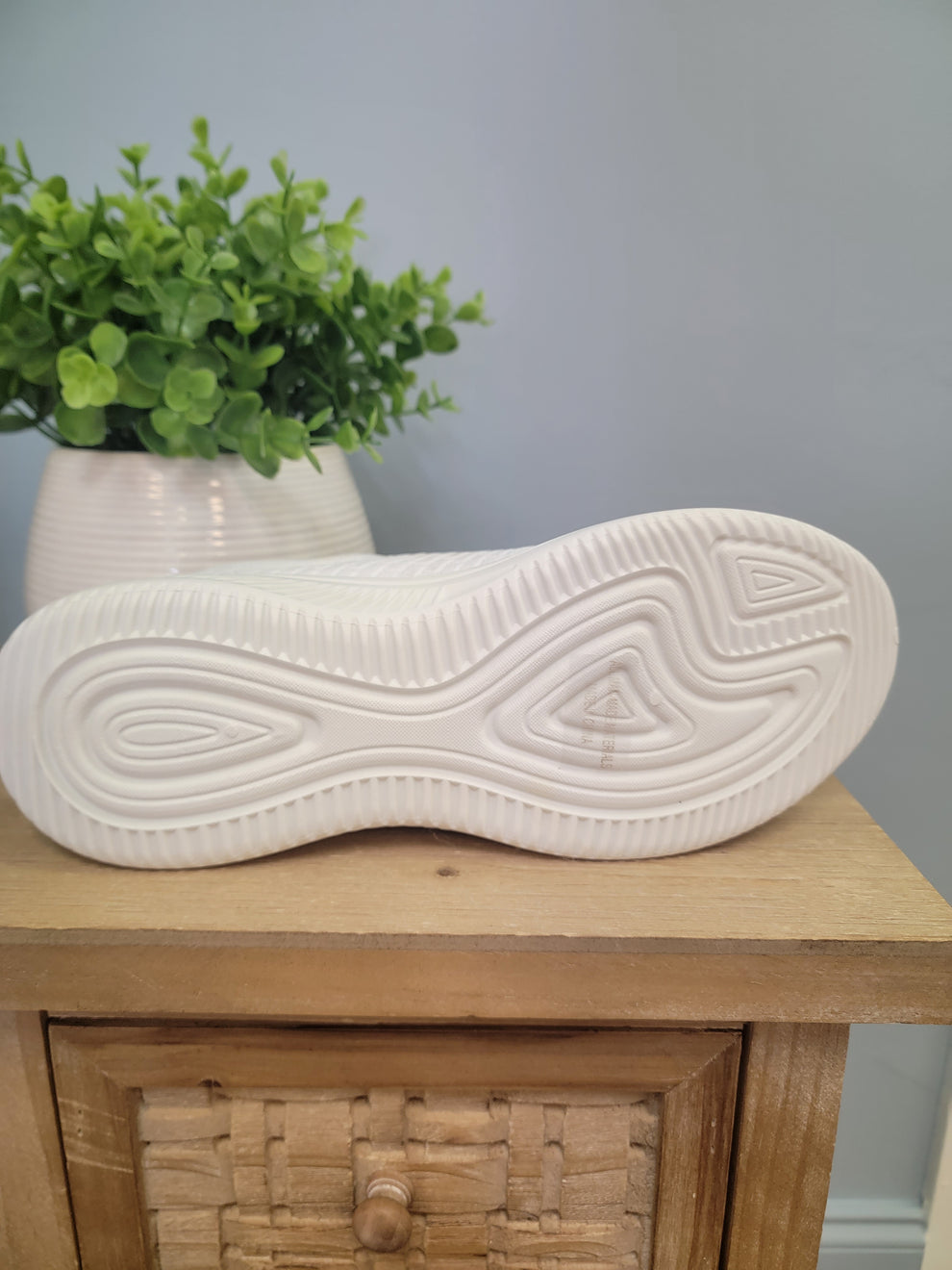 Clint Shoe – Dressed in White