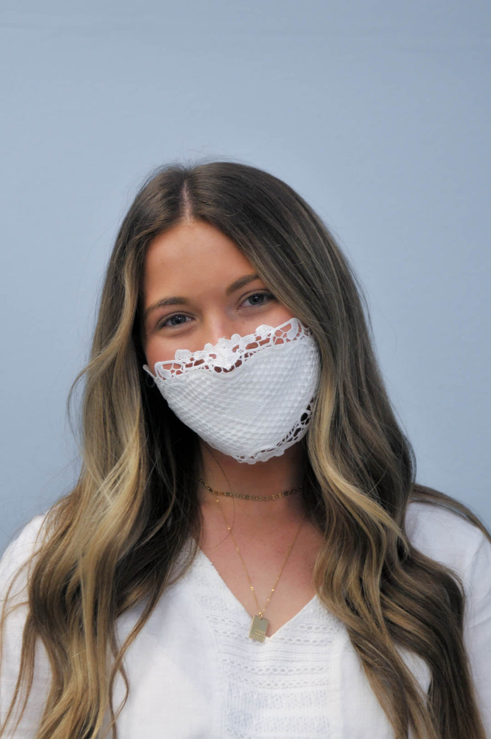 White lace face mask – Dressed in White